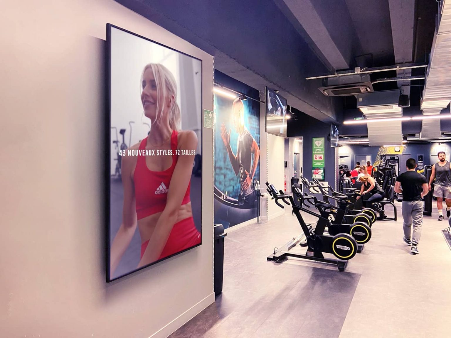 DOOHYOULIKE - Le 1er réseau DOOH indoor de proximité