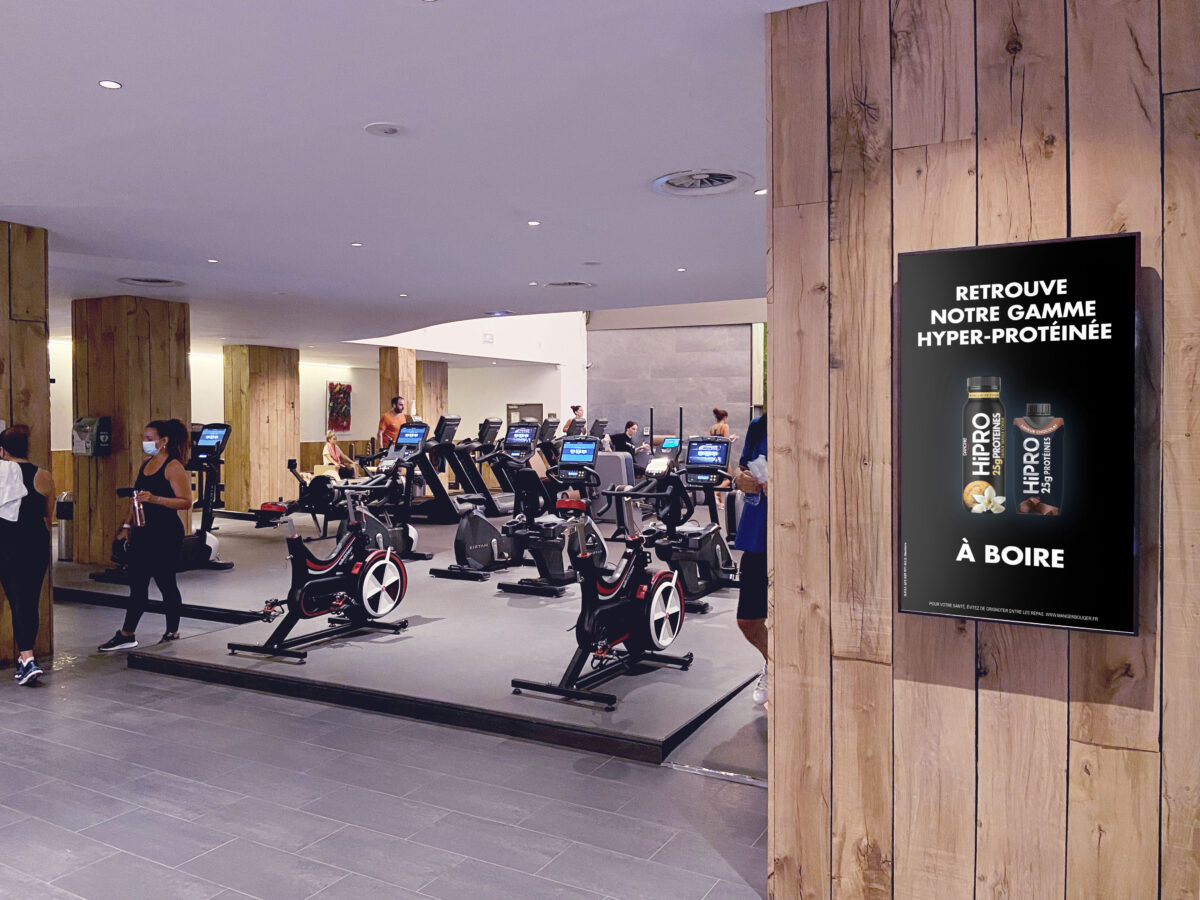 DOOHYOULIKE - Le 1er réseau DOOH indoor de proximité
